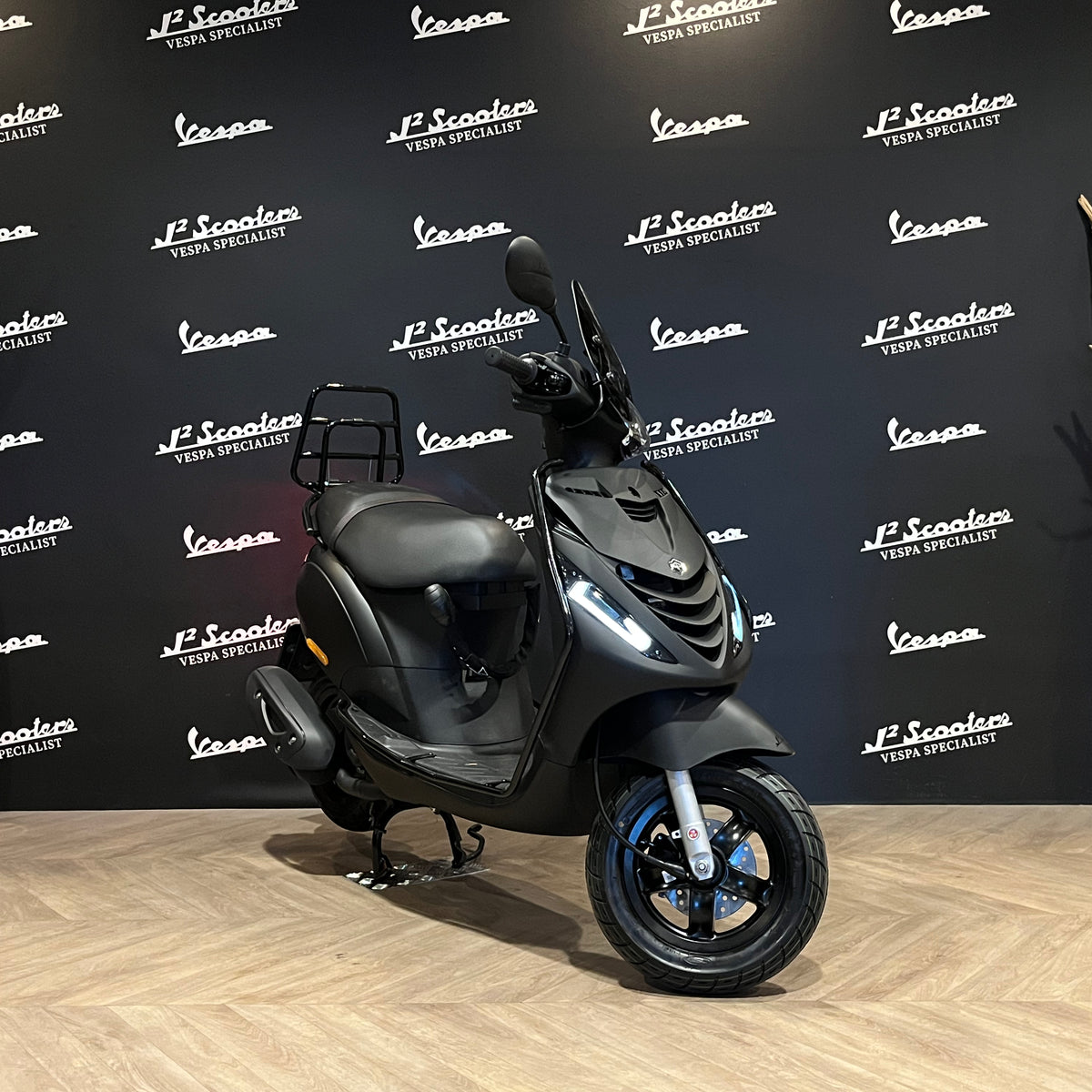 Piaggio Zip SP E5 Mat Zwart – J2Scooters