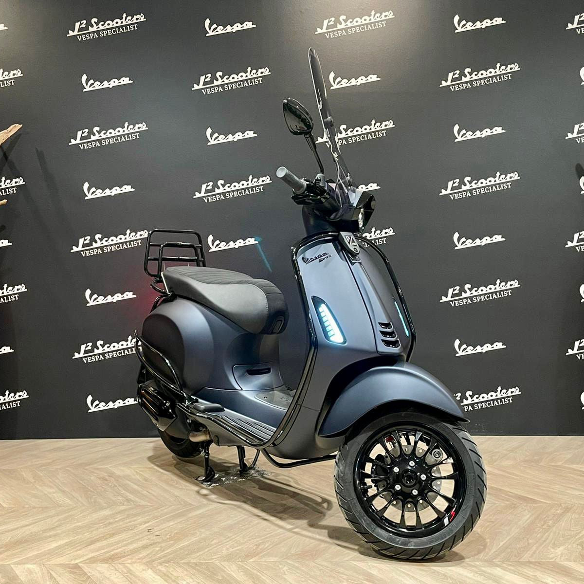 Vespa Sprint E5 Opaco Midnight Blue – J2Scooters