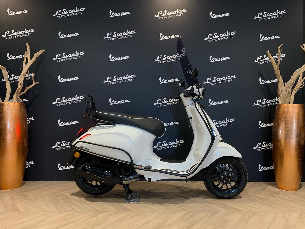 Vespa Sprint Kopen? Bekijk onze pakketten of stel zelf samen! – J2Scooters