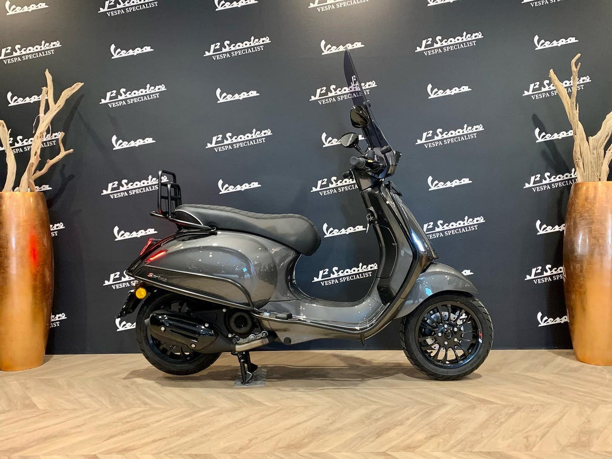 Vespa Sprint E5 Porsche Agaat Grijs – J2Scooters