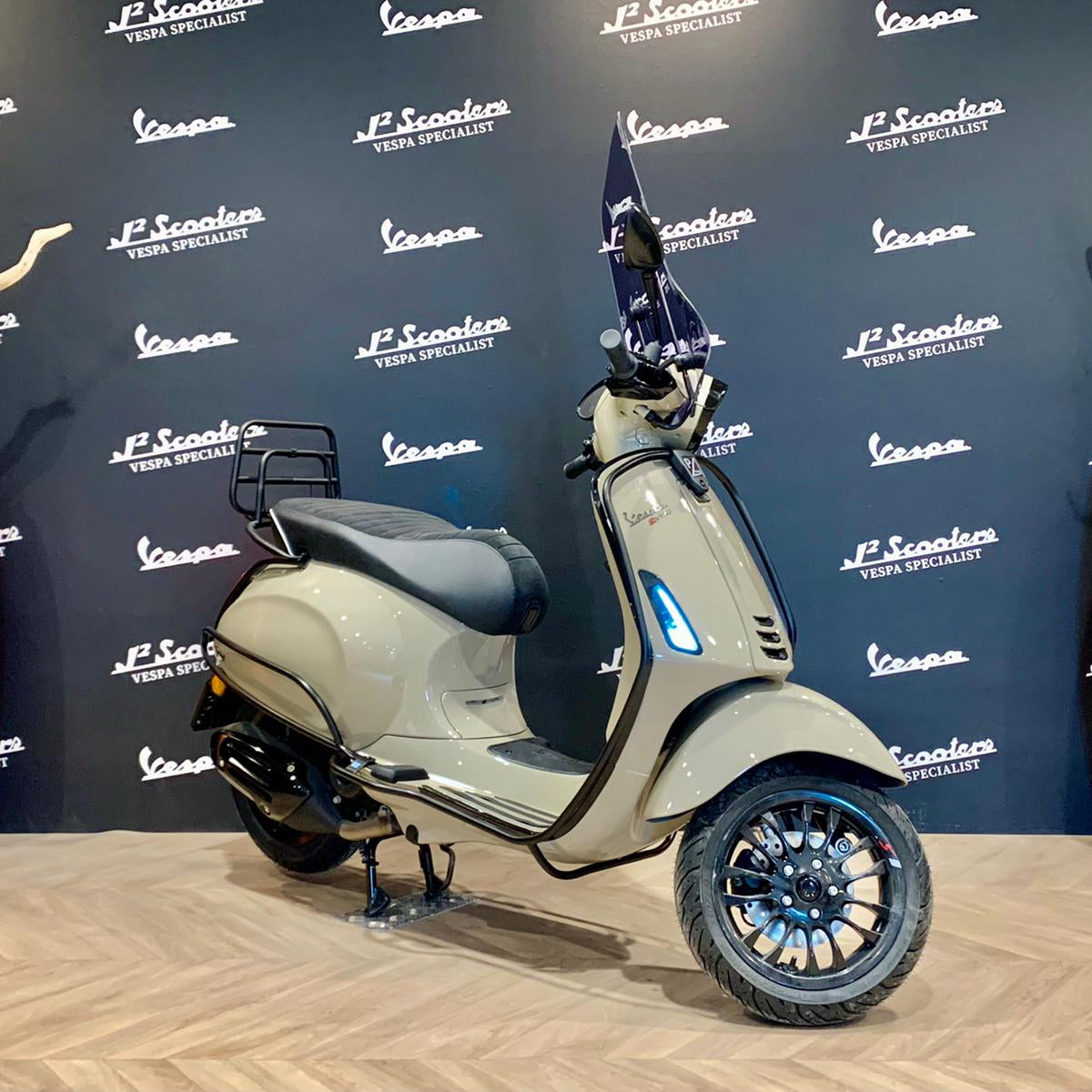 Vespa Sprint E5 Audi RS Mocha Latte – J2Scooters