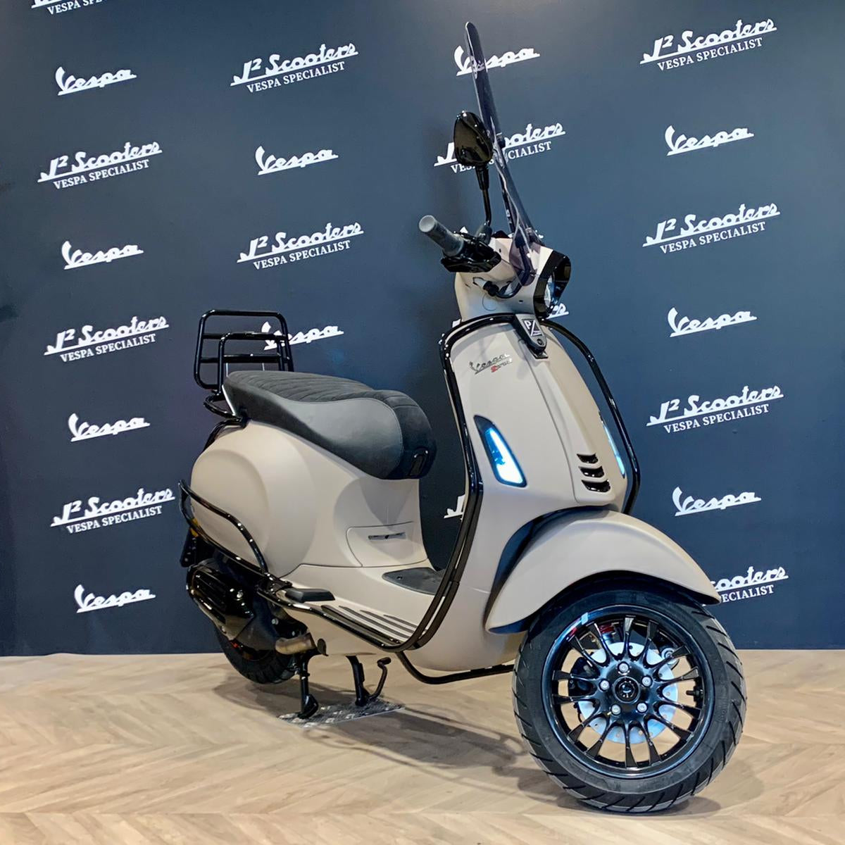 Vespa Sprint E5 Desert Storm – J2Scooters