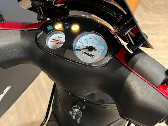 Piaggio Zip SP E5 Candy Red – J2Scooters